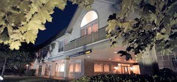 The Farmington Inn, Connecticut | Roadtrippers